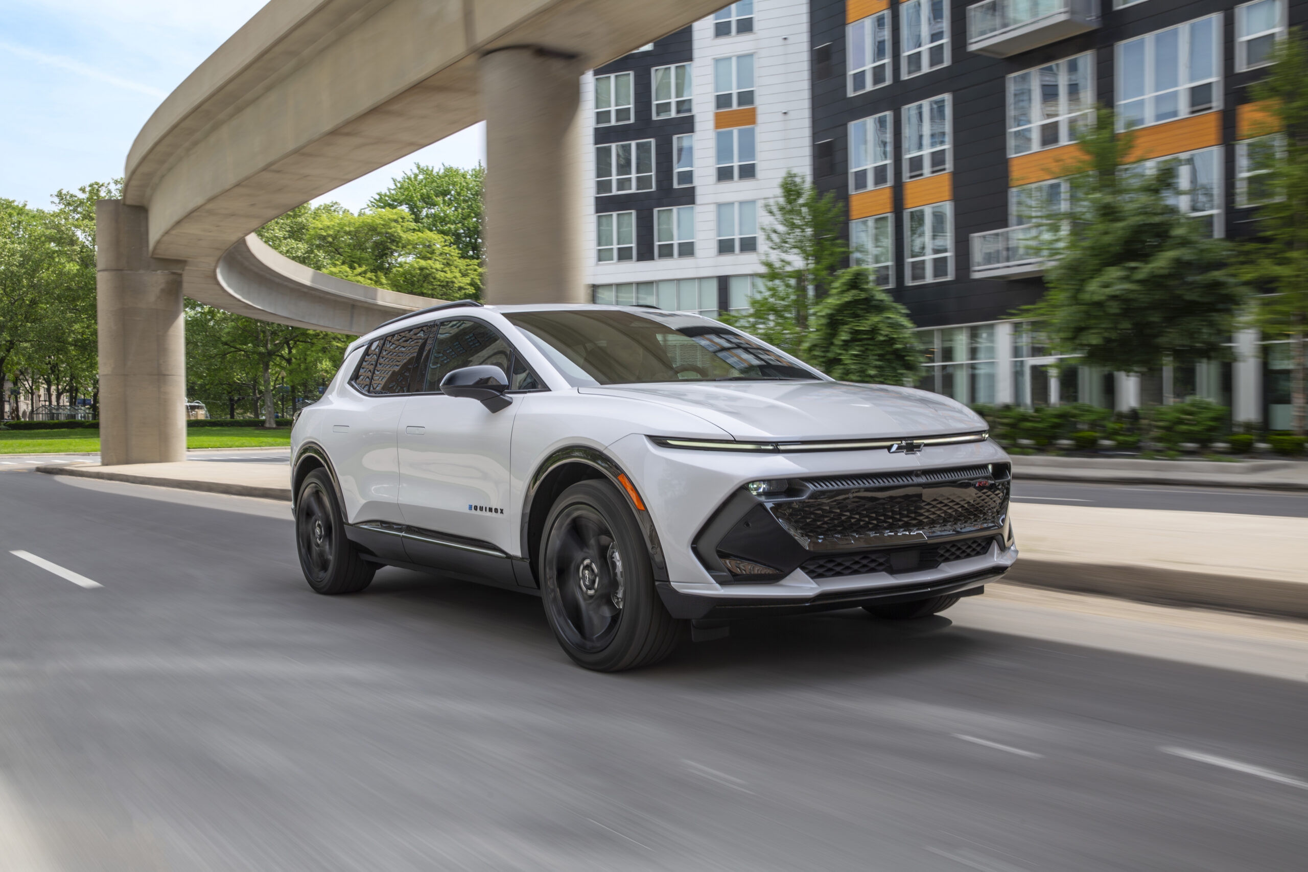 2024 Chevy Equinox EV: Interior Features
